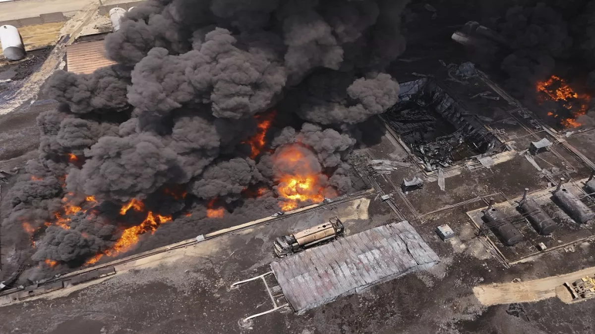 Massive Fire at Irbil Oil Refinery Iraq, Injures Firefighters and ...