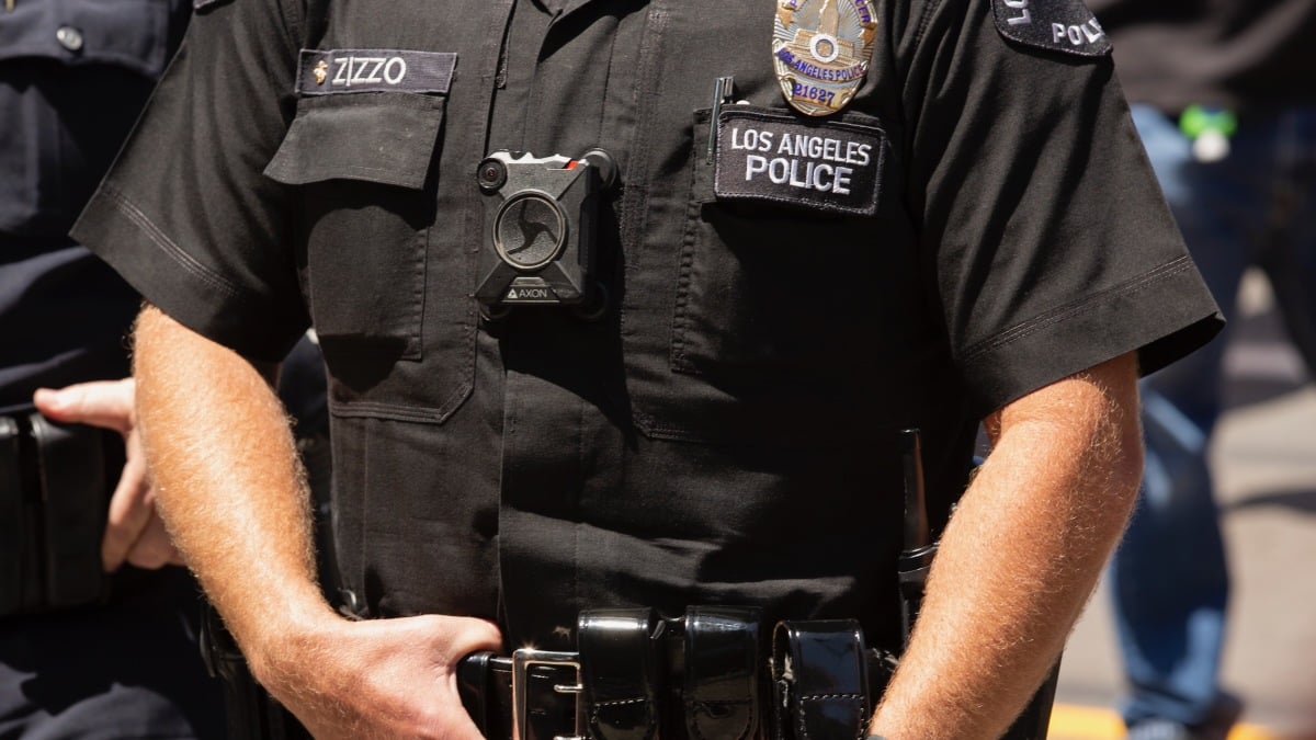 Staged Police Bodycam Videos: The Viral Deception on YouTube and TikTok ...