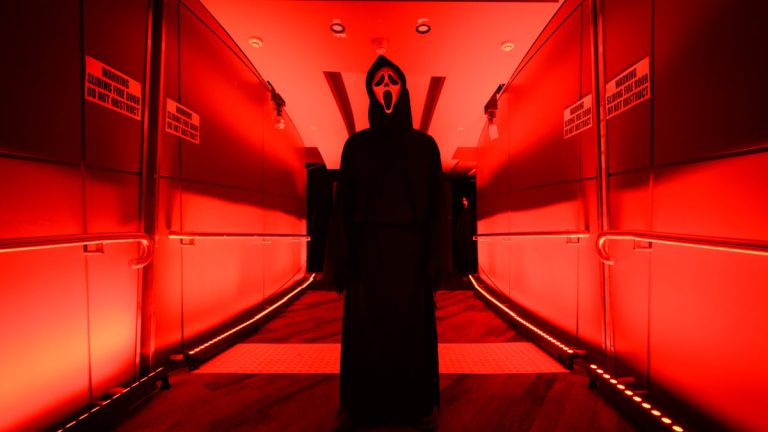 Ghostface AI trend sparks nostalgia for 90s Scream franchise