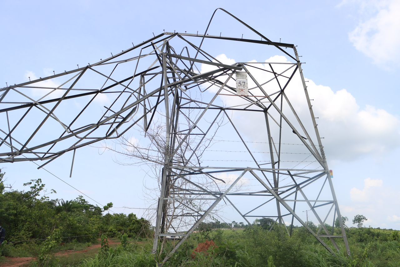Nigeria power line snapped by thunderstorm causes fire - Media Talk Africa