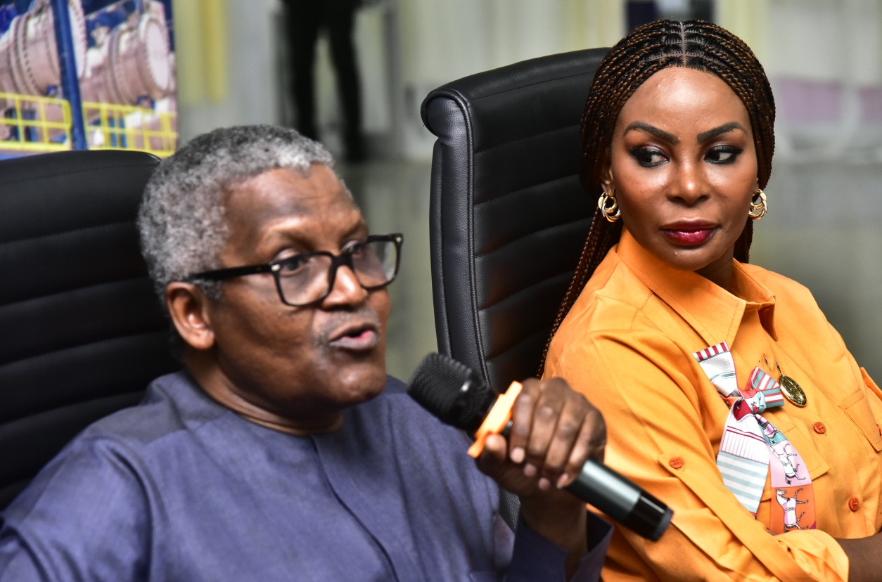 Dangote Refinery to supply 1.5 billion litres of PMS monthly - Media ...
