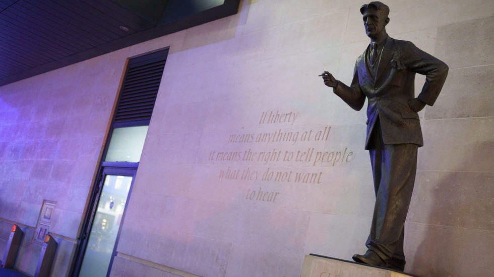 Trump sues BBC for $10 billion over edited speech