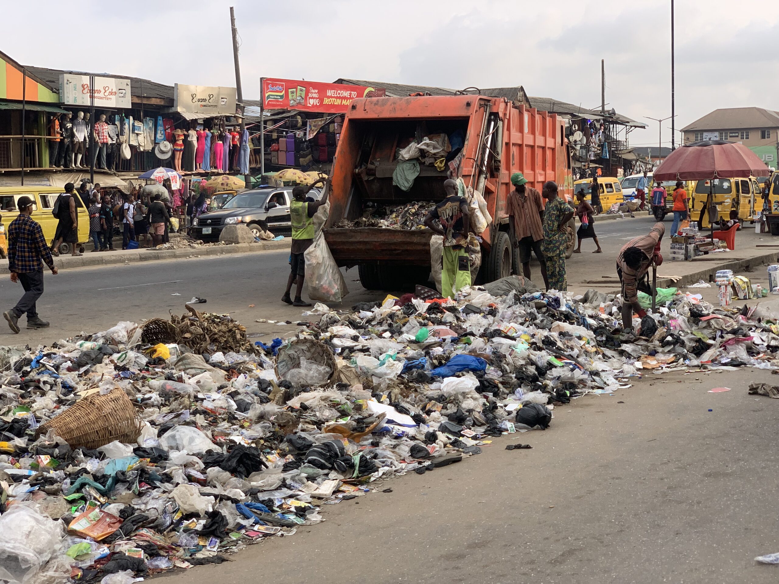 Lagos chokes as waste system collapses under pressure of 13,000 daily ...